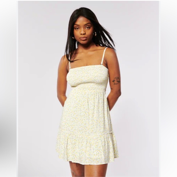 Hollister | Dresses | Nwt Hollister Ruched Bust Cutout Back Floral Mini ...
